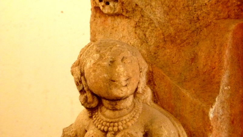 Travel Shot: The sculpture with a smile – My Favourite Things