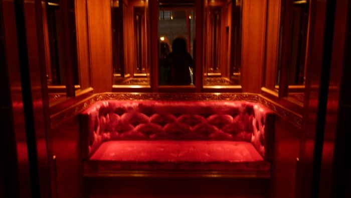 Travel Shot: The elevator with the pink seat – My Favourite Things