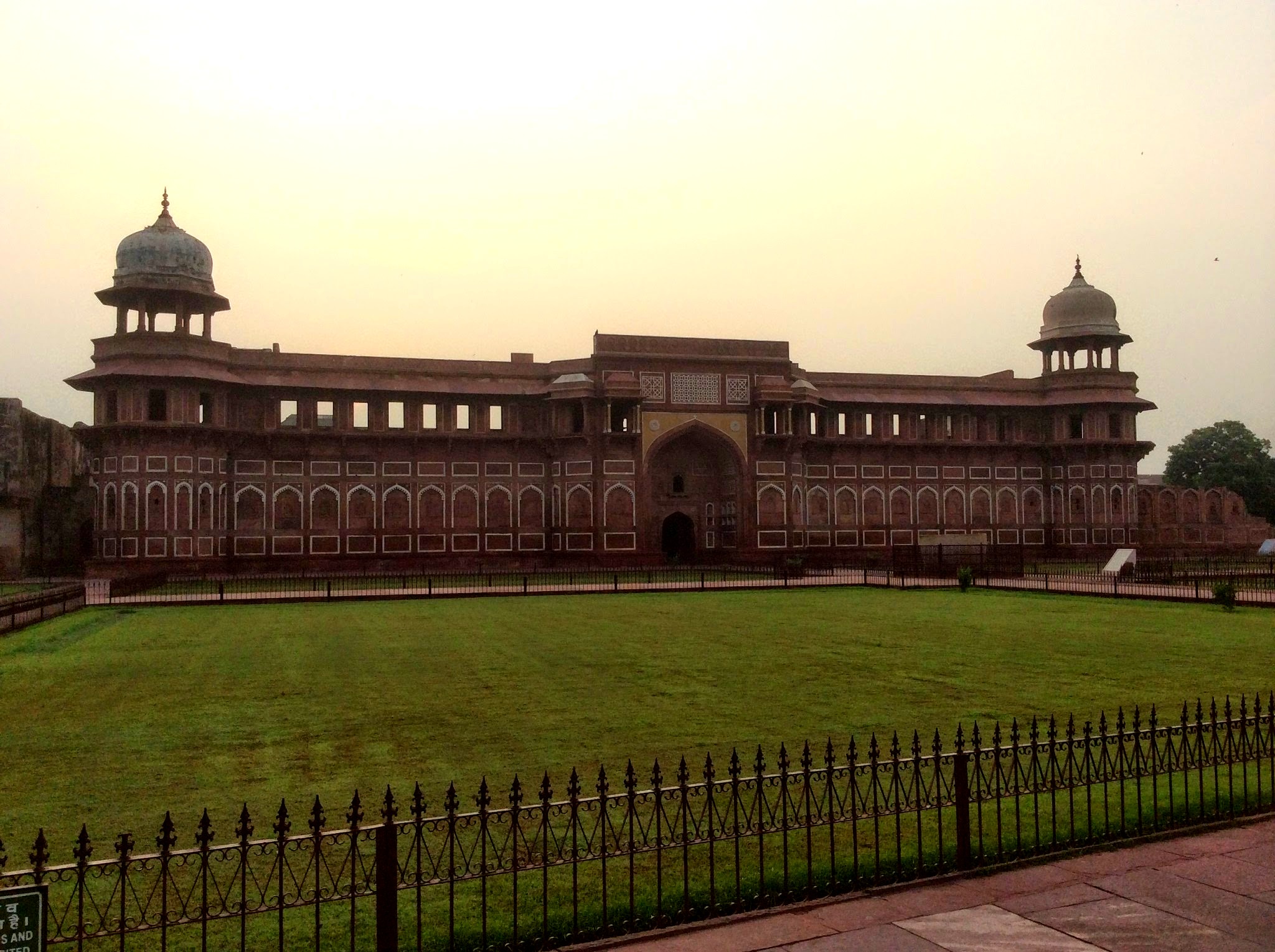 Qila-i-Akbari: The red fort of Agra – My Favourite Things