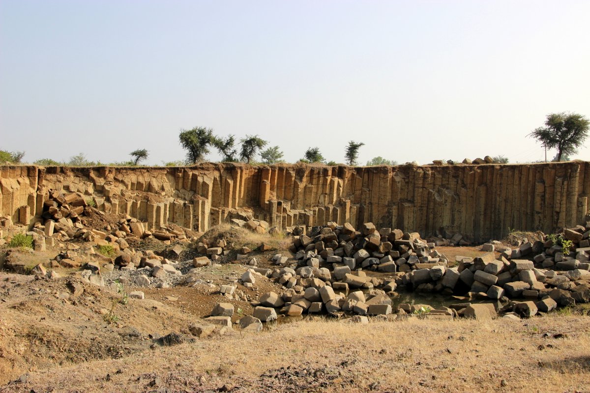 Travel Shot: Columnar basalts on Rajasthan State Highway 19A – My ...